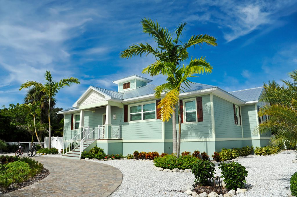 10 Stunning Two Tone Home Exterior Paint Ideas for Curb Appeal